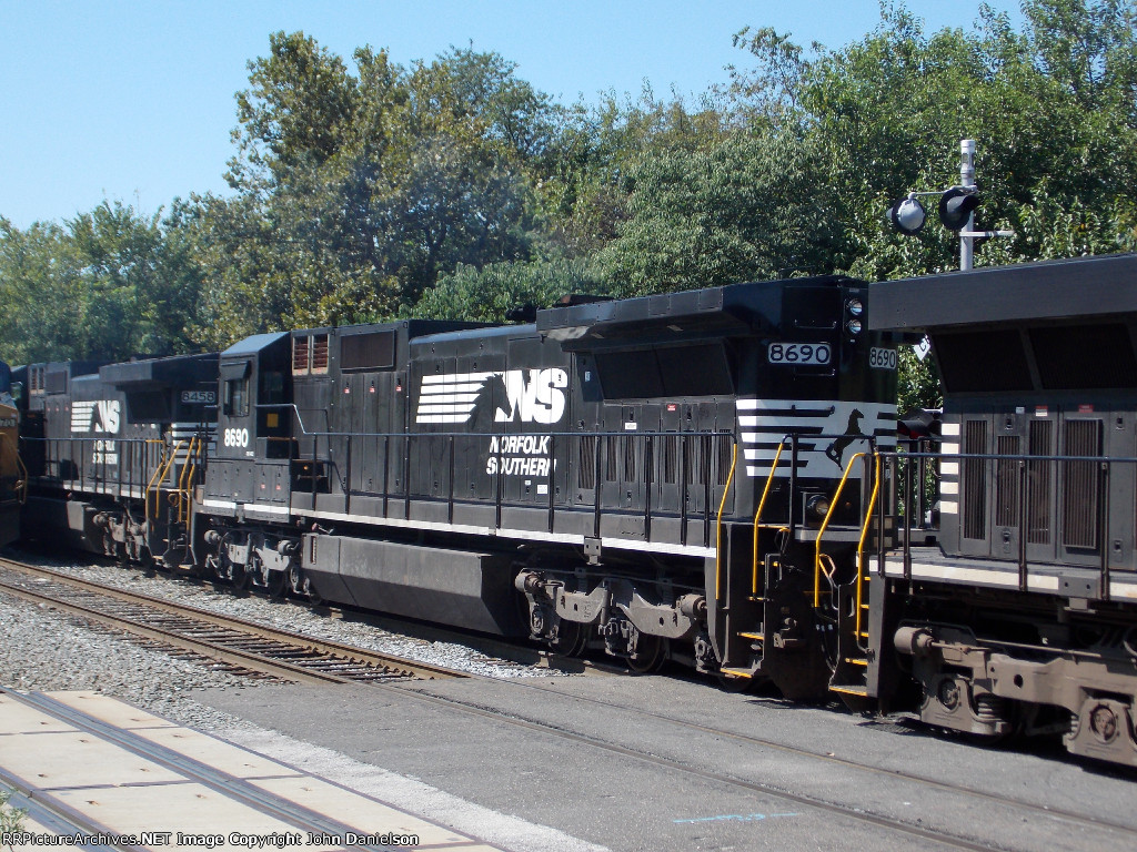 NS 8690